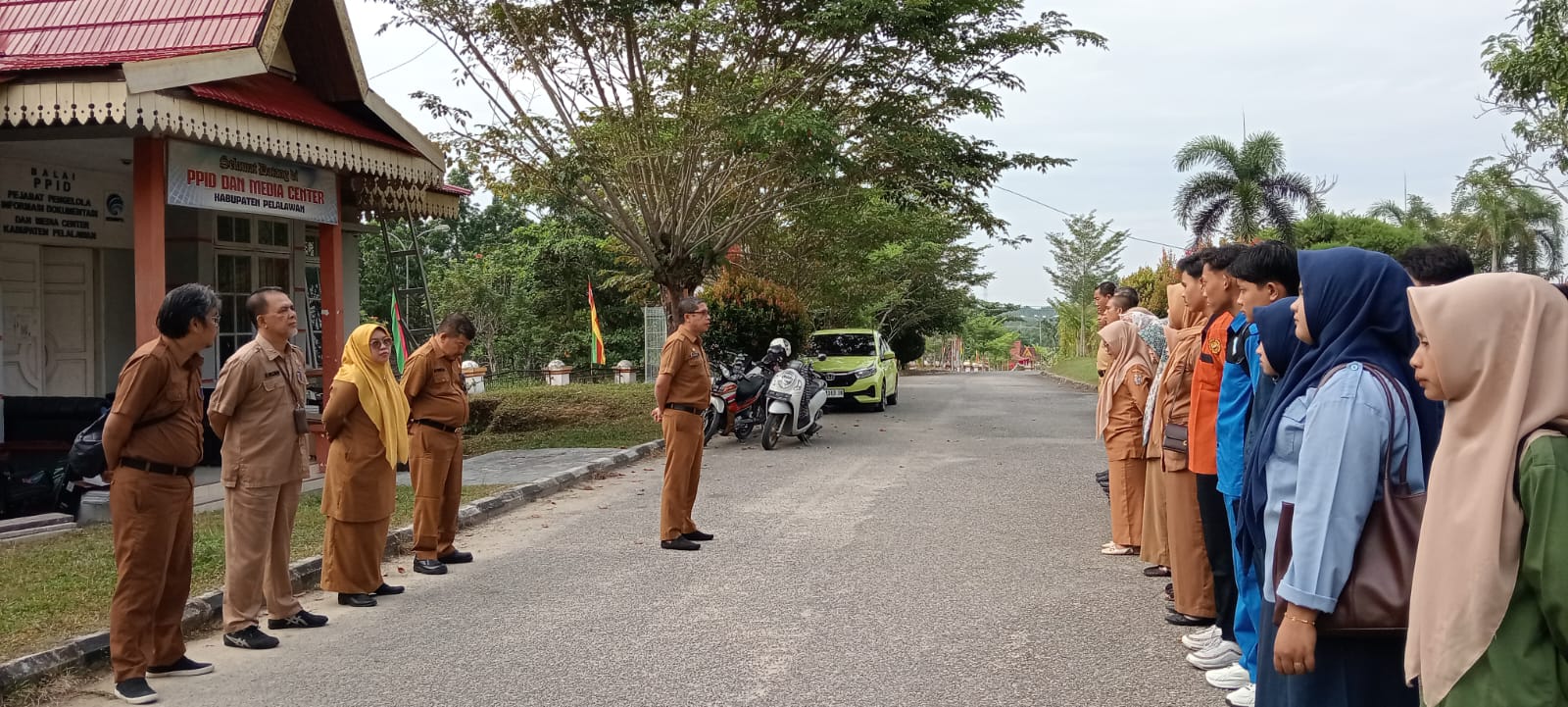 Kepala Diskominfo Pelalawan Sampaikan Arahan Penting saat Apel